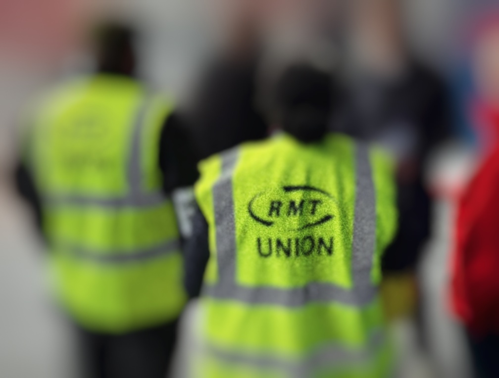 RMT secures three-year no strings pay deal on London Underground | RMT ...